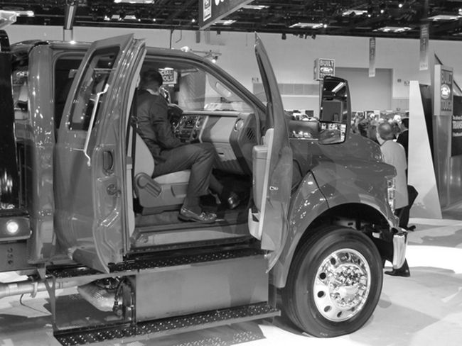 2016 Ford F-750 - Suv & Trucks 2024