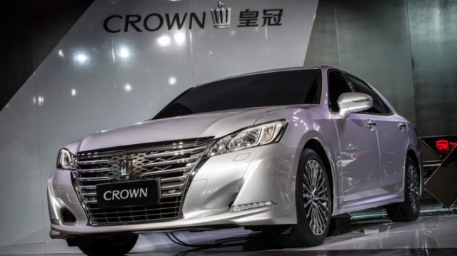 2018 Toyota Crown Design, Interior, Engine, Specs, Review